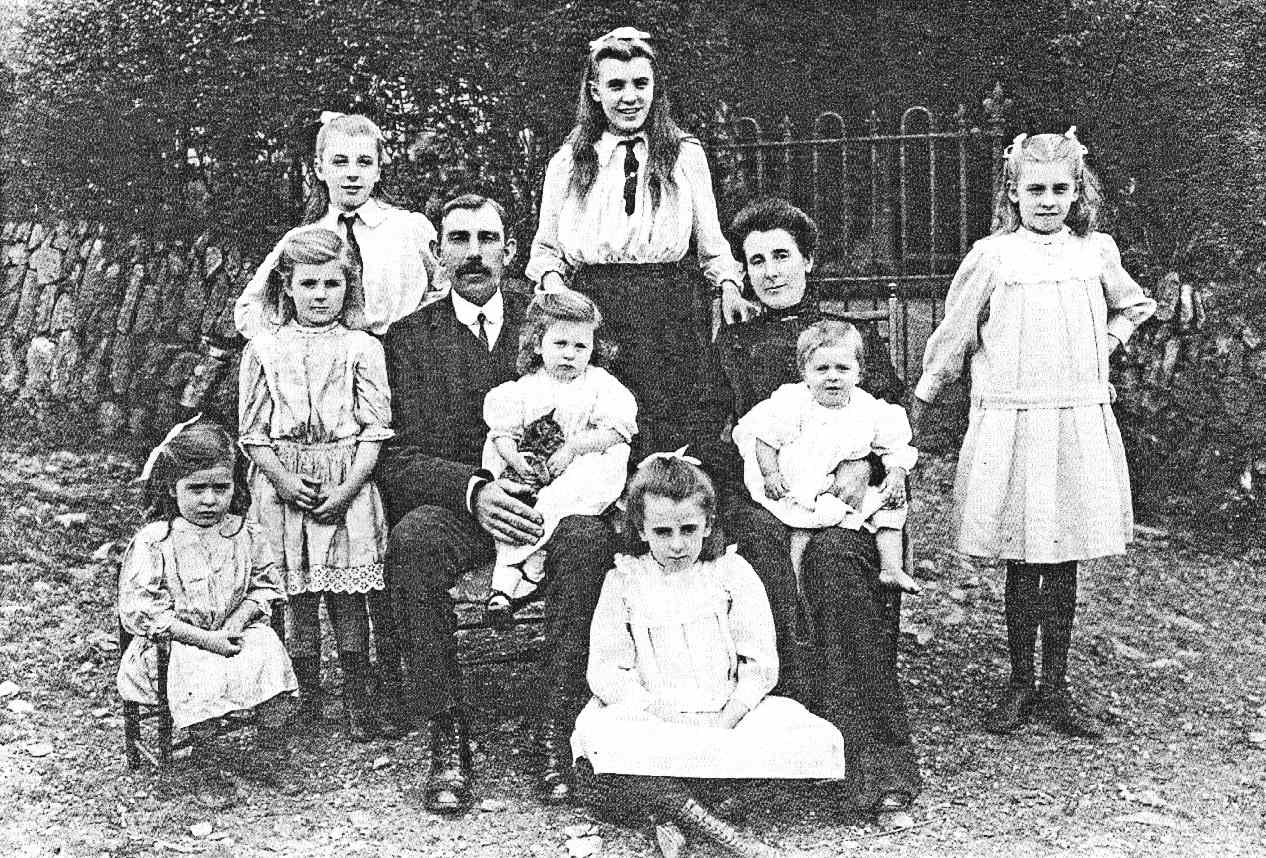 A Short History of The Grattons aka The Graddons - Littlehempston